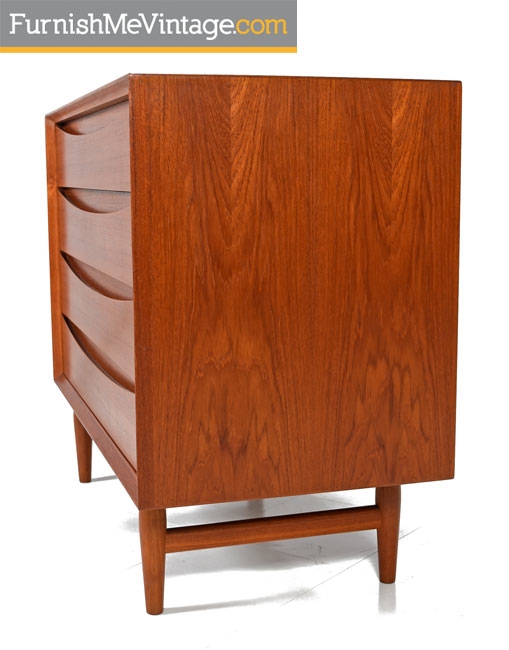 Arne Vodder teak dresser