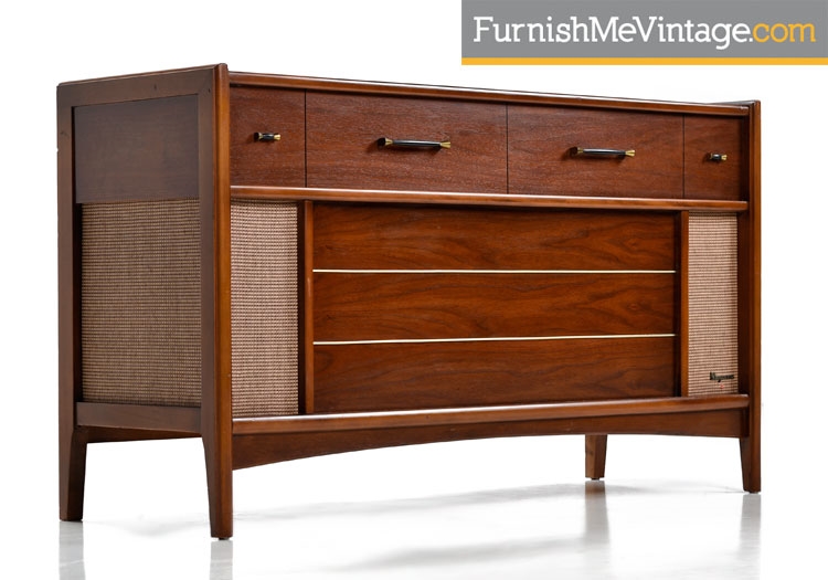 Magnavox Console AM/FM Stereo with Turntable