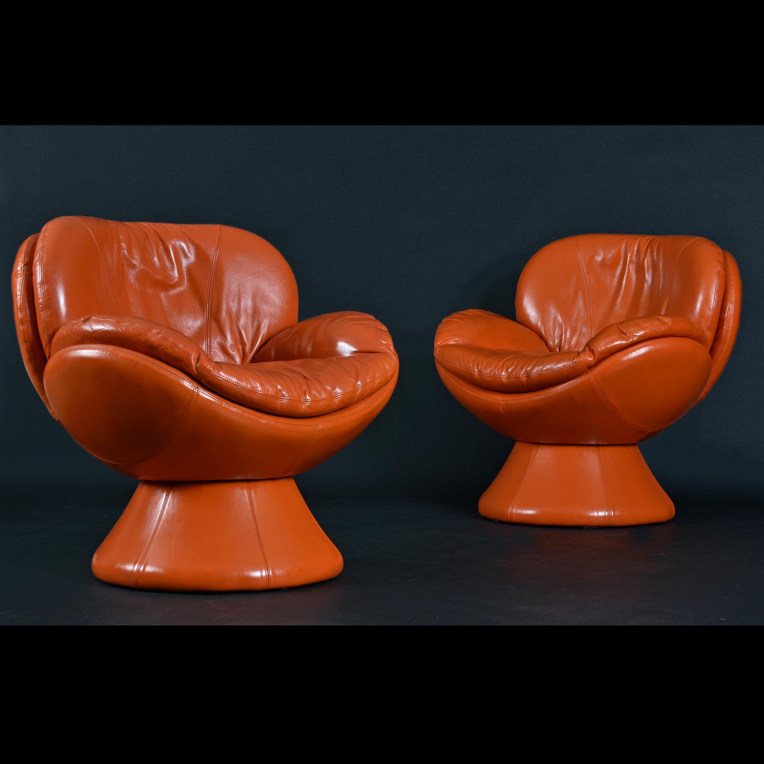 Jaymar Modern Swivel Chairs in Orange Leather
